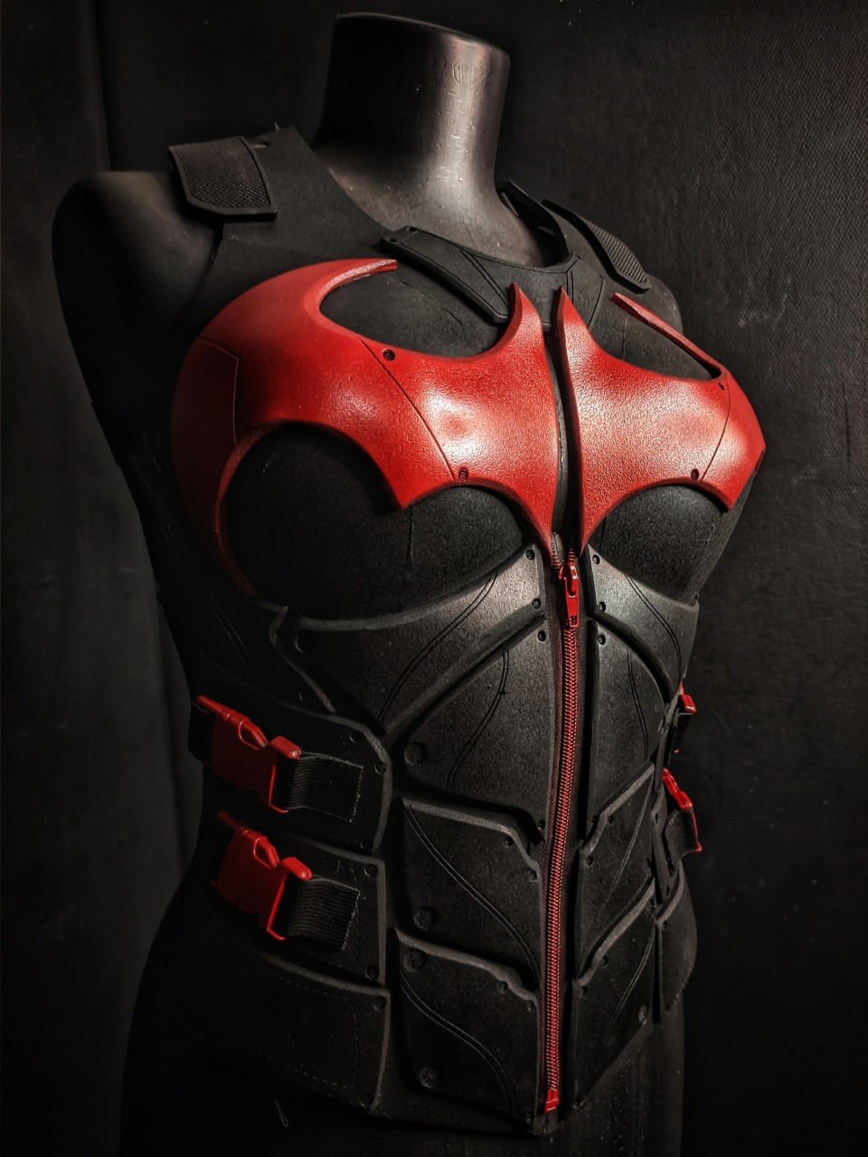 Batwoman chest/abs armor – Kenesberem